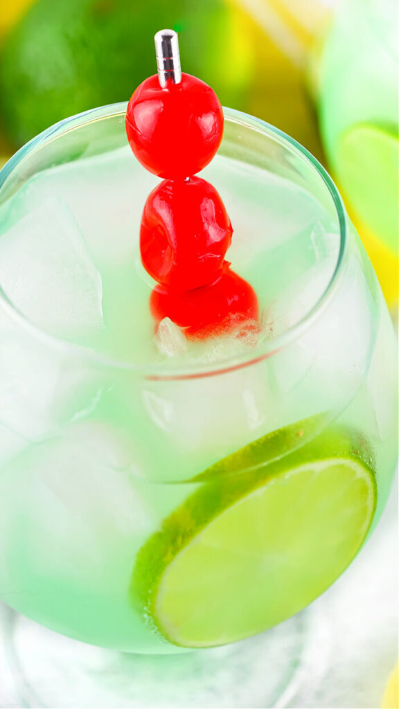 23 Mouth-Watering Tropical Cocktails To Take You To Bahamas - The Sassy ...