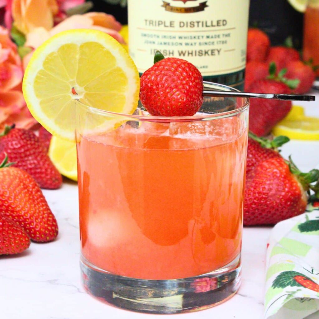 17 Flavorful Strawberry Cocktails To Elevate Your Summer BBQ - The ...